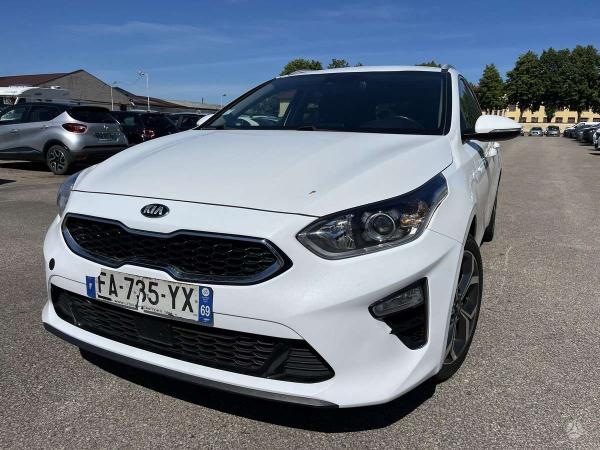 White Kia Ceed 2018 in Taurage, with an engine capacity of 1.00 L and mileage of 141 thousand km for 5000 €, photo 3 on AUTOMOTO.COM.LV