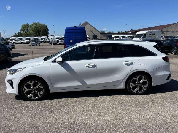 White Kia Ceed 2018 in Taurage, with an engine capacity of 1.00 L and mileage of 141 thousand km for 5000 €, photo 4 on AUTOMOTO.COM.LV