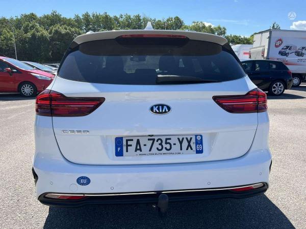 White Kia Ceed 2018 in Taurage, with an engine capacity of 1.00 L and mileage of 141 thousand km for 5000 €, photo 6 on AUTOMOTO.COM.LV