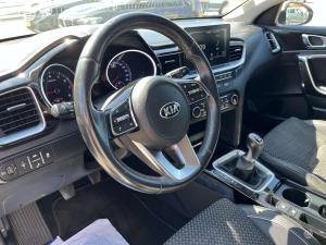 White Kia Ceed 2018 in Taurage, with an engine capacity of 1.00 L and mileage of 141 thousand km for 5000 €, photo 11 on AUTOMOTO.COM.LV