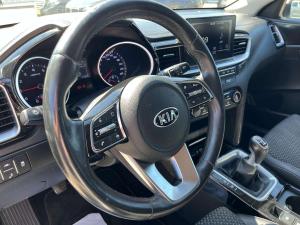 White Kia Ceed 2018 in Taurage, with an engine capacity of 1.00 L and mileage of 141 thousand km for 5000 €, photo 12 on AUTOMOTO.COM.LV