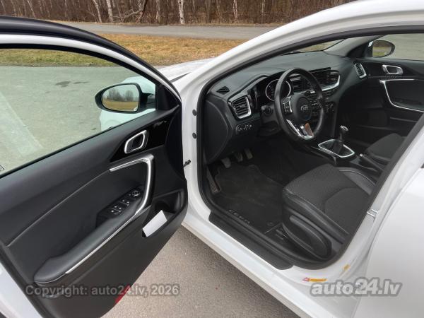 White Kia Ceed 2019 in Tallinn, with an engine capacity of 1.40 L and mileage of 159 thousand km for 8500 €, photo 9 on AUTOMOTO.COM.LV