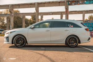 White Kia Ceed 2019 in Klaipeda, with an engine capacity of 1.40 L and mileage of 124 thousand km for 14700 €, photo 4 on AUTOMOTO.COM.LV