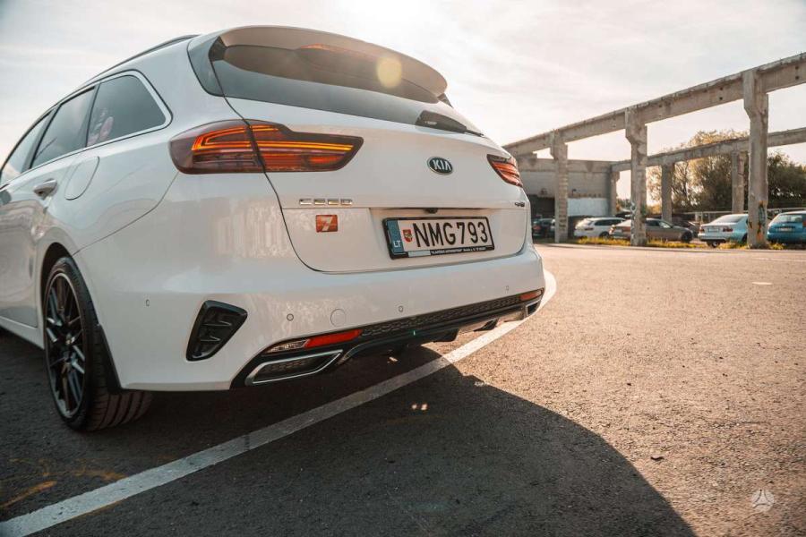 White Kia Ceed 2019 in Klaipeda, with an engine capacity of 1.40 L and mileage of 124 thousand km for 14700 €, photo 7 on AUTOMOTO.COM.LV