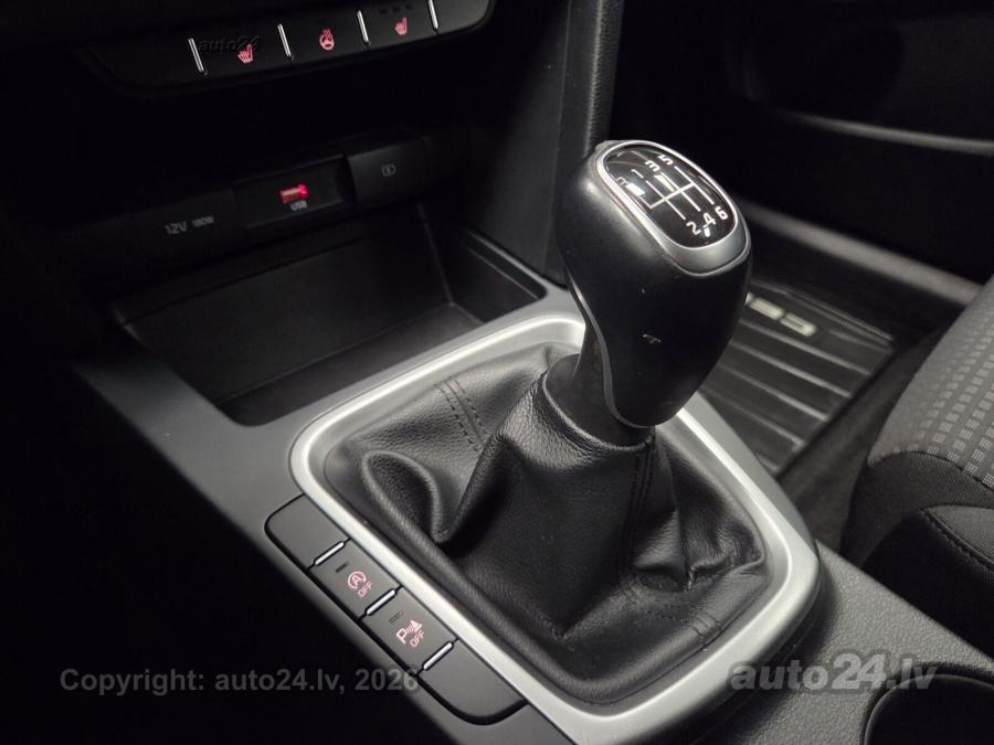 Balts Kia Ceed 2019 Tallina, ar dzinēja tilpumu 1.00 L un nobraukumu 137 tūkst. km par 9900 €, foto 12 vietnē AUTOMOTO.COM.LV