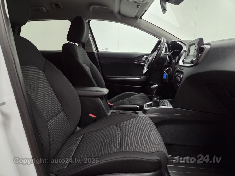 Balts Kia Ceed 2019 Tallina, ar dzinēja tilpumu 1.00 L un nobraukumu 137 tūkst. km par 9900 €, foto 18 vietnē AUTOMOTO.COM.LV