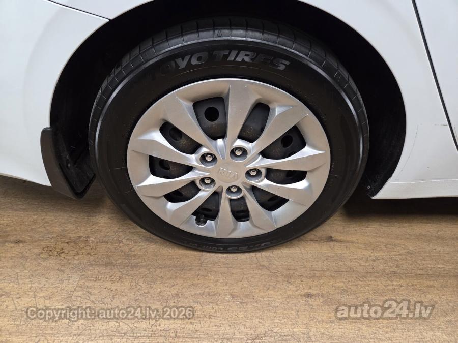Balts Kia Ceed 2019 Tallina, ar dzinēja tilpumu 1.00 L un nobraukumu 137 tūkst. km par 9900 €, foto 22 vietnē AUTOMOTO.COM.LV