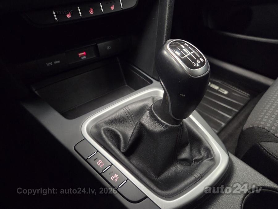 Balts Kia Ceed 2019 Tallina, ar dzinēja tilpumu 1.00 L un nobraukumu 137 tūkst. km par 9900 €, foto 12 vietnē AUTOMOTO.COM.LV