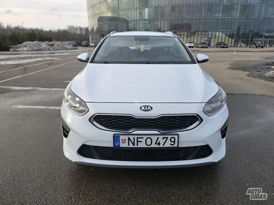 White Kia Ceed 2020 in Siauliai, with an engine capacity of 1.60 L and mileage of 259 thousand km for 5299 €, photo 3 on AUTOMOTO.COM.LV