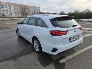 White Kia Ceed 2020 in Siauliai, with an engine capacity of 1.60 L and mileage of 259 thousand km for 5299 €, photo 7 on AUTOMOTO.COM.LV