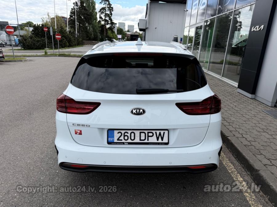Balts Kia Ceed 2020 Tallina, ar dzinēja tilpumu 1.60 L un nobraukumu 130 tūkst. km par 12900 €, foto 4 vietnē AUTOMOTO.COM.LV