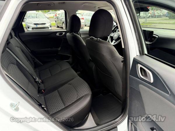 Balts Kia Ceed 2020 Tallina, ar dzinēja tilpumu 1.60 L un nobraukumu 130 tūkst. km par 12900 €, foto 5 vietnē AUTOMOTO.COM.LV