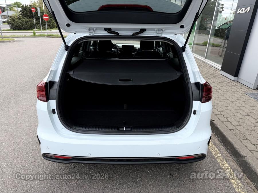 Balts Kia Ceed 2020 Tallina, ar dzinēja tilpumu 1.60 L un nobraukumu 130 tūkst. km par 12900 €, foto 7 vietnē AUTOMOTO.COM.LV