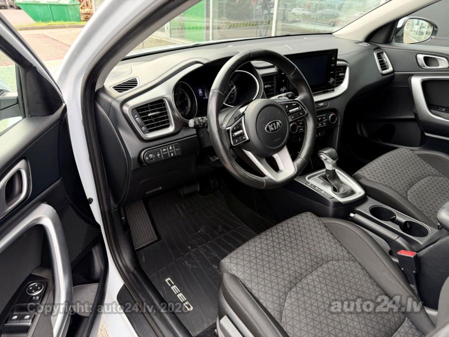 Balts Kia Ceed 2020 Tallina, ar dzinēja tilpumu 1.60 L un nobraukumu 130 tūkst. km par 12900 €, foto 8 vietnē AUTOMOTO.COM.LV