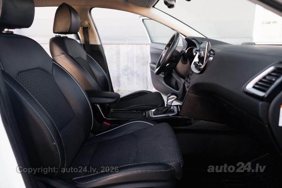 White Kia Ceed 2020 in Tallinn, with an engine capacity of 1.60 L and mileage of 120 thousand km for 9999 €, photo 8 on AUTOMOTO.COM.LV