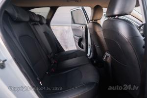White Kia Ceed 2020 in Tallinn, with an engine capacity of 1.60 L and mileage of 120 thousand km for 9999 €, photo 9 on AUTOMOTO.COM.LV