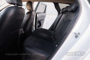 White Kia Ceed 2020 in Tallinn, with an engine capacity of 1.60 L and mileage of 120 thousand km for 9999 €, photo 11 on AUTOMOTO.COM.LV