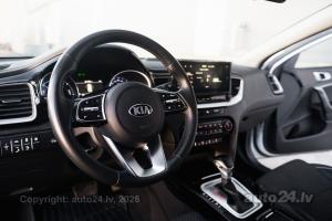 White Kia Ceed 2020 in Tallinn, with an engine capacity of 1.60 L and mileage of 120 thousand km for 9999 €, photo 13 on AUTOMOTO.COM.LV