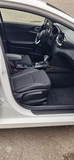 Balts Kia Ceed 2020 Šauļi, ar dzinēja tilpumu 1.60 L un nobraukumu 211 tūkst. km par 8200 €, foto 12 vietnē AUTOMOTO.COM.LV