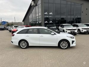 White Kia Ceed 2020 in Taurage, with an engine capacity of 1.60 L and mileage of 250 thousand km for 7900 €, photo 3 on AUTOMOTO.COM.LV
