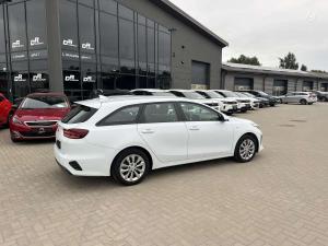 White Kia Ceed 2020 in Taurage, with an engine capacity of 1.60 L and mileage of 250 thousand km for 7900 €, photo 4 on AUTOMOTO.COM.LV