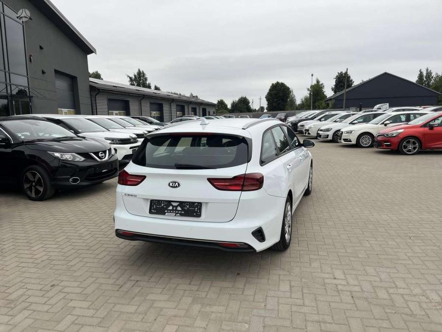 White Kia Ceed 2020 in Taurage, with an engine capacity of 1.60 L and mileage of 250 thousand km for 7900 €, photo 6 on AUTOMOTO.COM.LV
