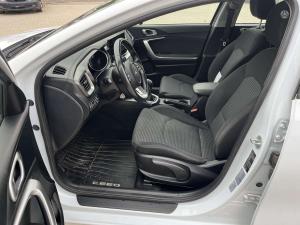 White Kia Ceed 2020 in Taurage, with an engine capacity of 1.60 L and mileage of 250 thousand km for 7900 €, photo 13 on AUTOMOTO.COM.LV