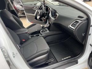 White Kia Ceed 2020 in Taurage, with an engine capacity of 1.60 L and mileage of 250 thousand km for 7900 €, photo 19 on AUTOMOTO.COM.LV