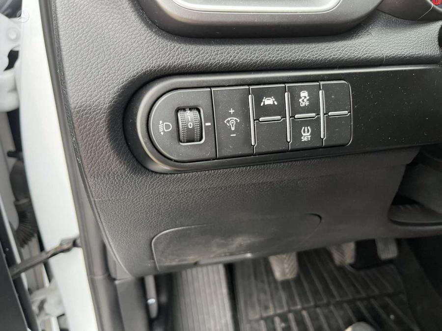 White Kia Ceed 2020 in Taurage, with an engine capacity of 1.60 L and mileage of 250 thousand km for 7900 €, photo 22 on AUTOMOTO.COM.LV