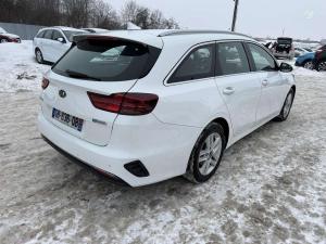 White Kia Ceed 2021 in Taurage, with an engine capacity of 1.60 L and mileage of 237 thousand km for 7900 €, photo 4 on AUTOMOTO.COM.LV
