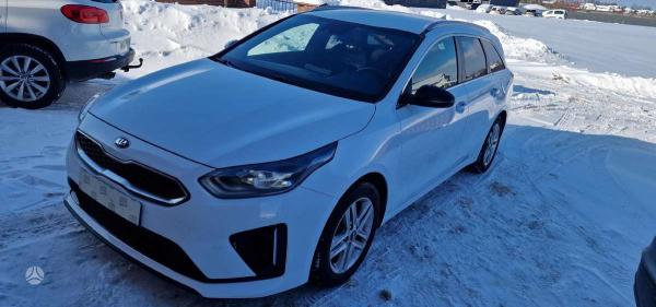 Balts Kia Ceed 2021 Tauragė, ar dzinēja tilpumu 1.60 L un nobraukumu 228 tūkst. km par 11253 €, foto 1 vietnē AUTOMOTO.COM.LV