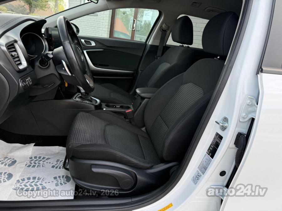 White Kia Ceed 2021 in Rapla, with an engine capacity of 1.50 L and mileage of 71 thousand km for 13990 €, photo 7 on AUTOMOTO.COM.LV