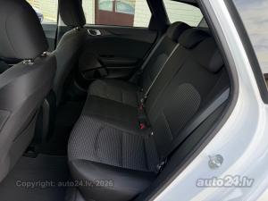 White Kia Ceed 2021 in Rapla, with an engine capacity of 1.50 L and mileage of 71 thousand km for 13990 €, photo 9 on AUTOMOTO.COM.LV