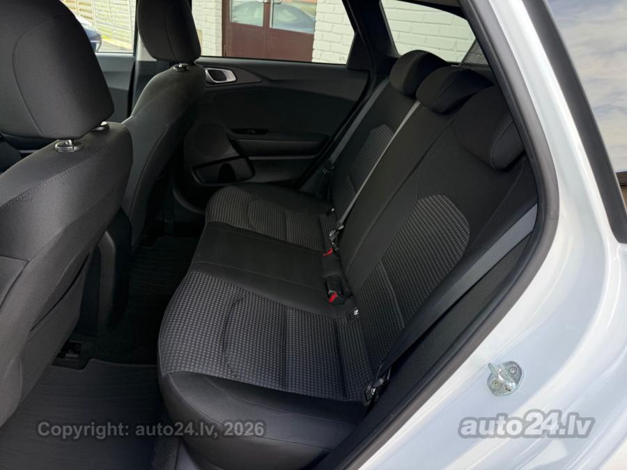 White Kia Ceed 2021 in Rapla, with an engine capacity of 1.50 L and mileage of 71 thousand km for 13990 €, photo 9 on AUTOMOTO.COM.LV
