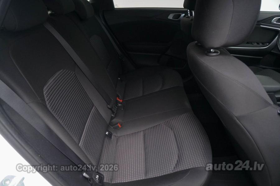Balts Kia Ceed 2021 Tallina, ar dzinēja tilpumu 1.50 L un nobraukumu 93 tūkst. km par 13490 €, foto 12 vietnē AUTOMOTO.COM.LV