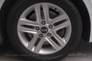 Balts Kia Ceed 2021 Tallina, ar dzinēja tilpumu 1.50 L un nobraukumu 93 tūkst. km par 13490 €, foto 18 vietnē AUTOMOTO.COM.LV