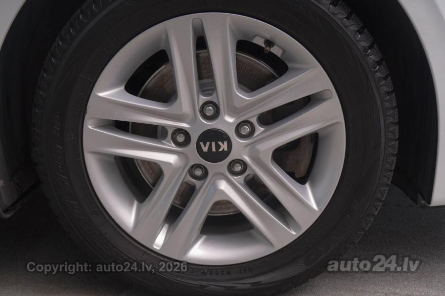 Balts Kia Ceed 2021 Tallina, ar dzinēja tilpumu 1.50 L un nobraukumu 93 tūkst. km par 13490 €, foto 18 vietnē AUTOMOTO.COM.LV