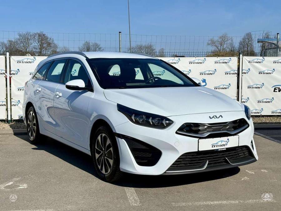 Balts Kia Ceed 2021 Viļņa, ar dzinēja tilpumu 1.58 L un nobraukumu 187 tūkst. km par 13900 €, foto 4 vietnē AUTOMOTO.COM.LV