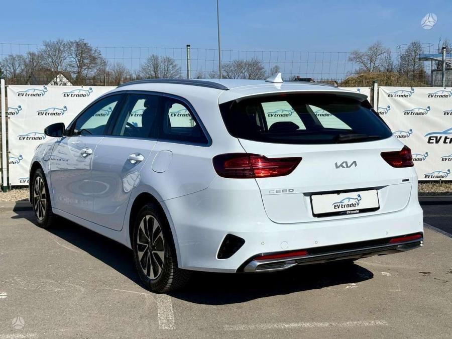 Balts Kia Ceed 2021 Viļņa, ar dzinēja tilpumu 1.58 L un nobraukumu 187 tūkst. km par 13900 €, foto 5 vietnē AUTOMOTO.COM.LV