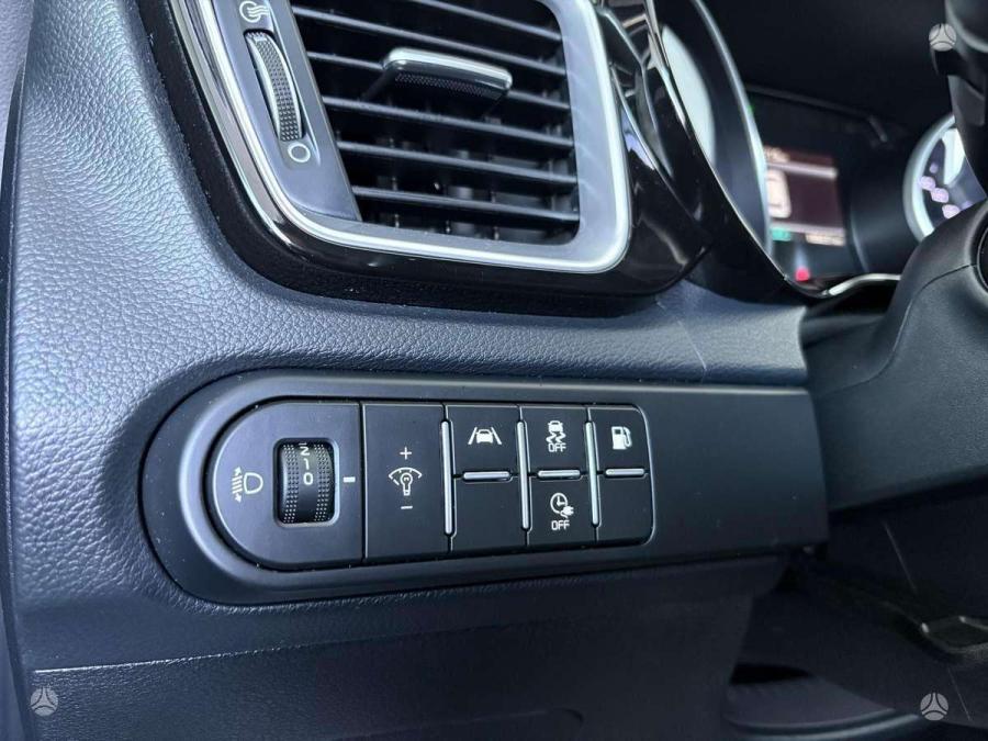 Balts Kia Ceed 2021 Viļņa, ar dzinēja tilpumu 1.58 L un nobraukumu 187 tūkst. km par 13900 €, foto 15 vietnē AUTOMOTO.COM.LV