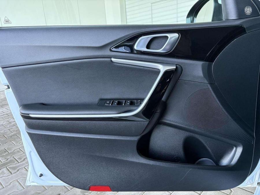 Balts Kia Ceed 2021 Viļņa, ar dzinēja tilpumu 1.58 L un nobraukumu 187 tūkst. km par 13900 €, foto 16 vietnē AUTOMOTO.COM.LV