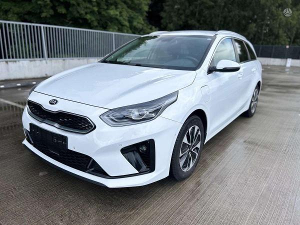 Balts Kia Ceed 2021 Viļņa, ar dzinēja tilpumu 1.58 L un nobraukumu 174 tūkst. km par 13600 €, foto  vietnē AUTOMOTO.COM.LV