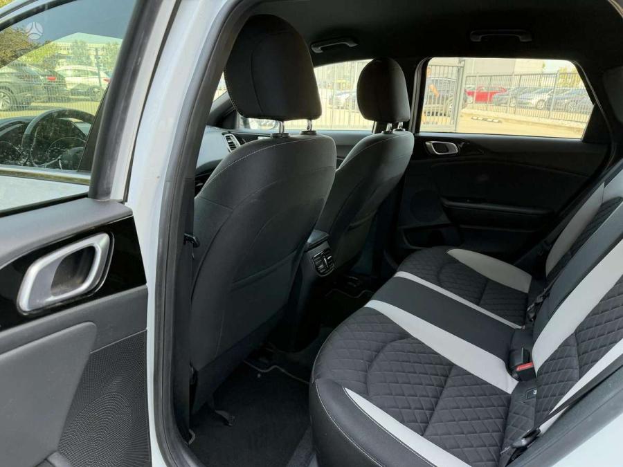 Balts Kia Ceed 2021 Kauņa, ar dzinēja tilpumu 1.00 L un nobraukumu 207 tūkst. km par 9500 €, foto 17 vietnē AUTOMOTO.COM.LV