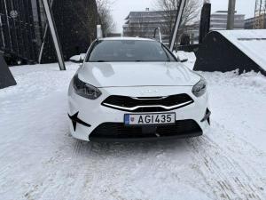 White Kia Ceed 2022 in Vilnius, with an engine capacity of 1.48 L and mileage of 152 thousand km for 13600 €, photo 5 on AUTOMOTO.COM.LV