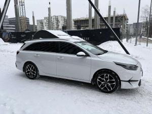 White Kia Ceed 2022 in Vilnius, with an engine capacity of 1.48 L and mileage of 152 thousand km for 13600 €, photo 7 on AUTOMOTO.COM.LV