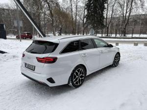 White Kia Ceed 2022 in Vilnius, with an engine capacity of 1.48 L and mileage of 152 thousand km for 13600 €, photo 9 on AUTOMOTO.COM.LV