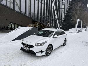 White Kia Ceed 2022 in Vilnius, with an engine capacity of 1.48 L and mileage of 152 thousand km for 13600 €, photo 12 on AUTOMOTO.COM.LV