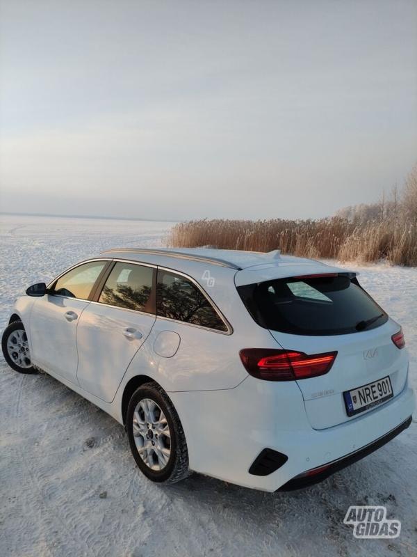 White Kia Ceed 2022 in Siauliai, with an engine capacity of 1.60 L and mileage of 113 thousand km for 12400 €, photo 2 on AUTOMOTO.COM.LV