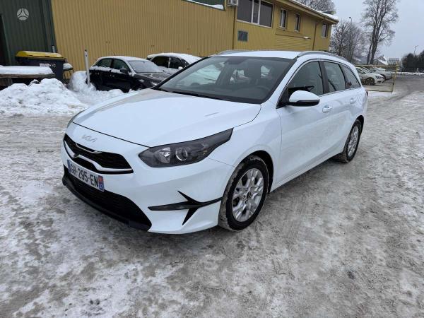 White Kia Ceed 2022 in Taurage, with an engine capacity of 1.60 L and mileage of 238 thousand km for 8900 €, photo 1 on AUTOMOTO.COM.LV