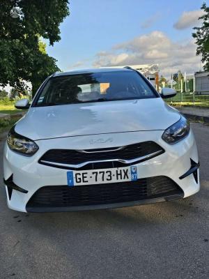 White Kia Ceed 2022 in Taurage, with an engine capacity of 1.60 L and mileage of 250 thousand km for 9000 €, photo 4 on AUTOMOTO.COM.LV